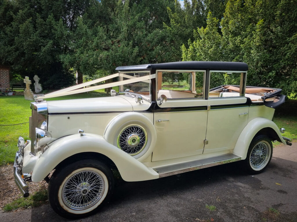 Regent Landaulette Ivory Wedding Car For Hire - Essex Wedding Cars